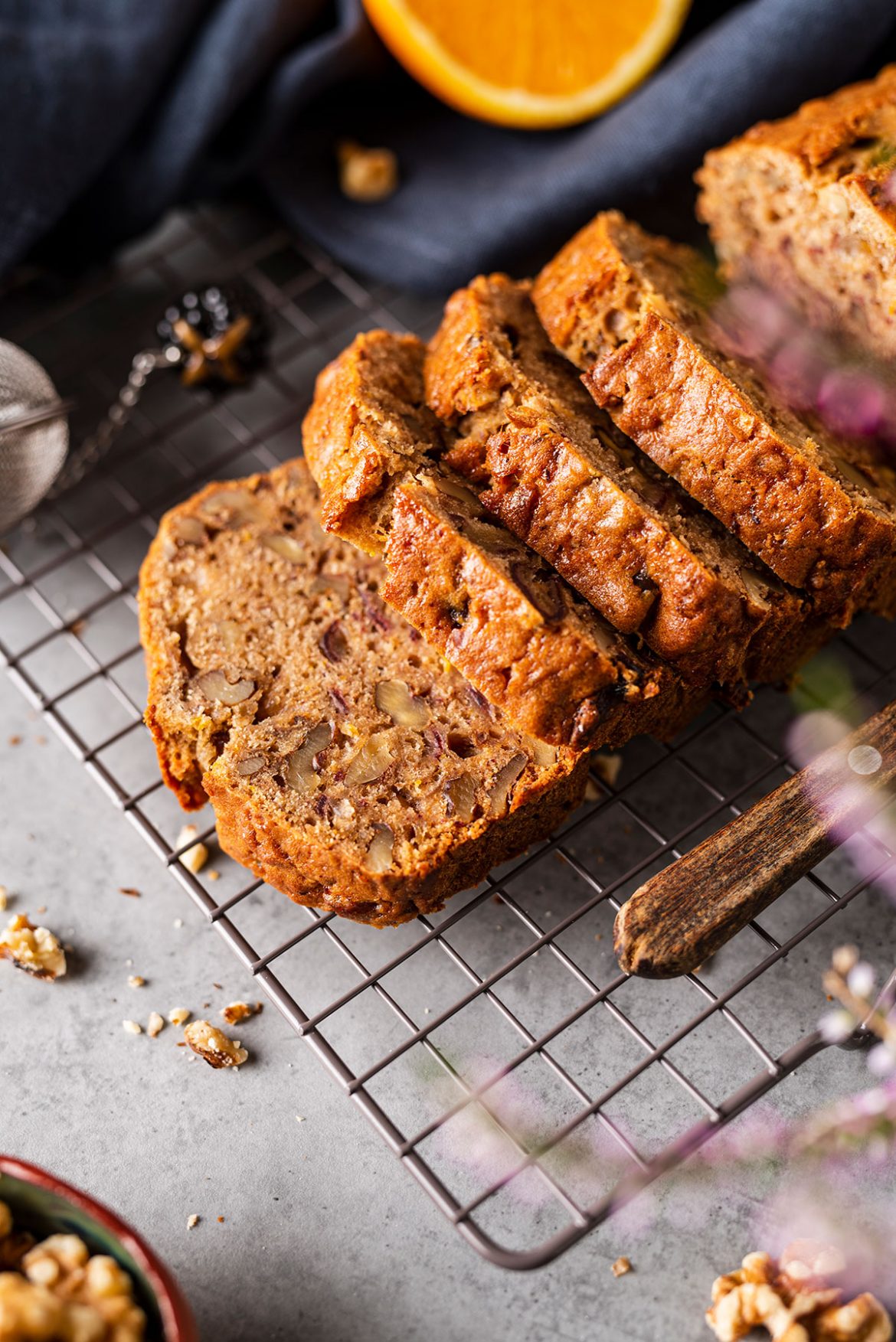 Graikinių riešutų ir datulių duona - Saulėta virtuvė - Skoniai ir istorijos