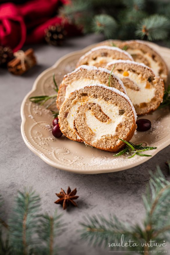 Imbierinis biskvitinis vyniotinis su maskarponės kremo įdaru - Saulėta ...