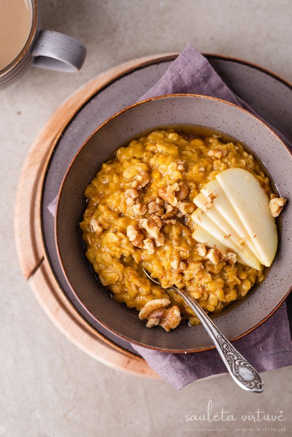 Moliūginė avižinė košė - Saulėta virtuvė - Skoniai ir istorijos