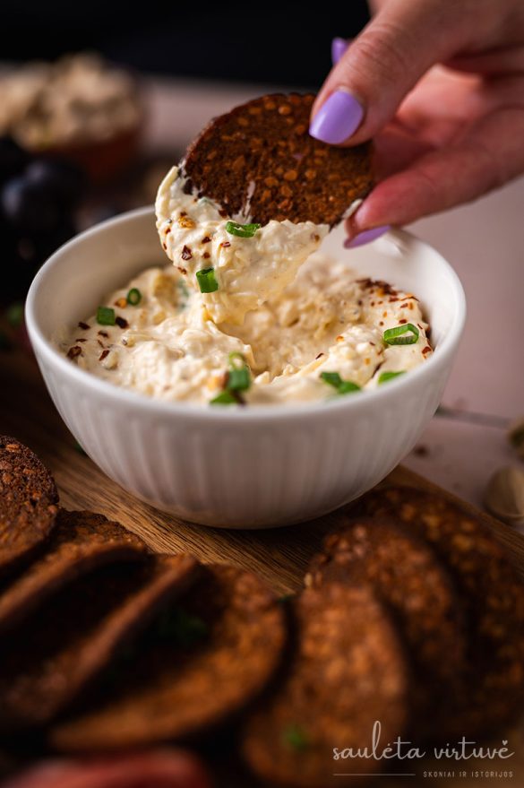 Pikantiška sūrio užtepėlė - Saulėta virtuvė - Skoniai ir istorijos