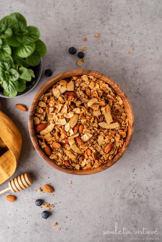 Vanilinė migdolinė granola | Pusryčių sluoksniuotis - Saulėta virtuvė ...