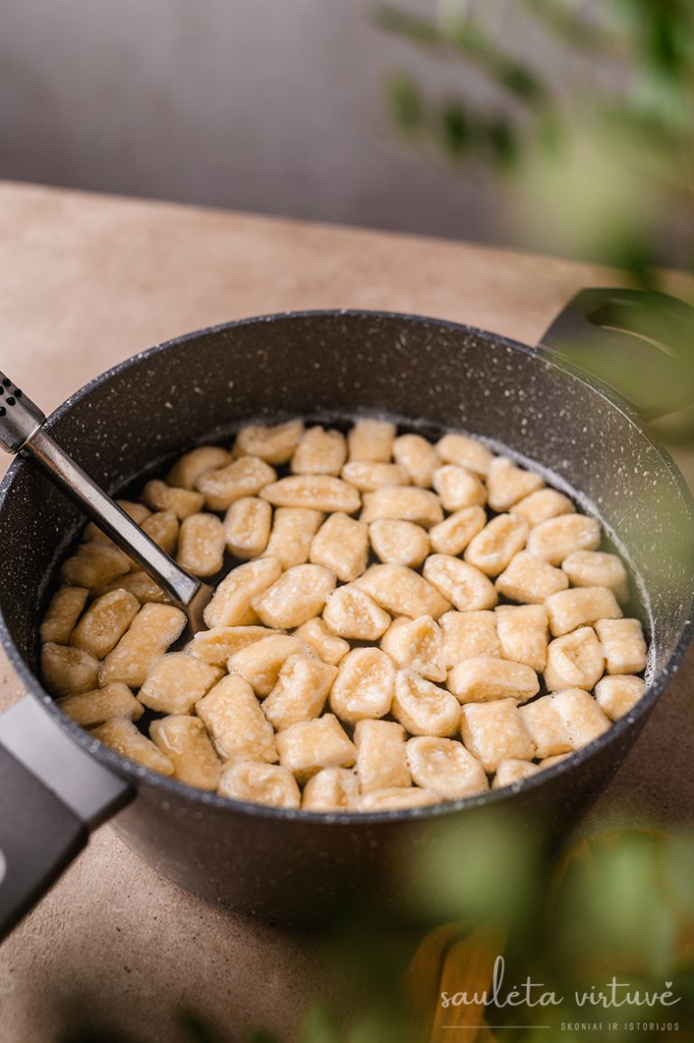 Virti varškėtukai - Saulėta virtuvė - Skoniai ir istorijos